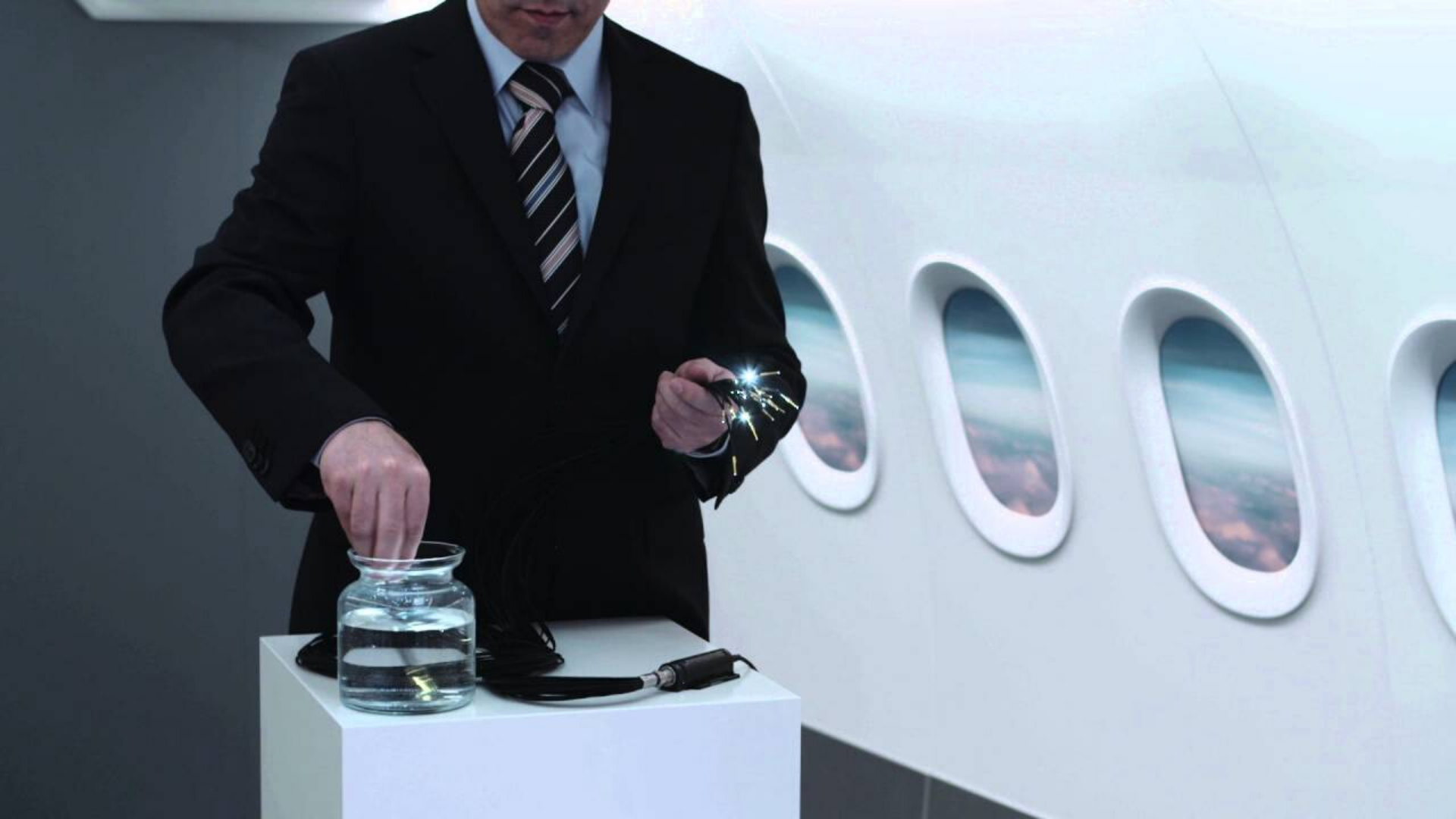 Helioflex Spot Light illumination for aircraft | SCHOTT